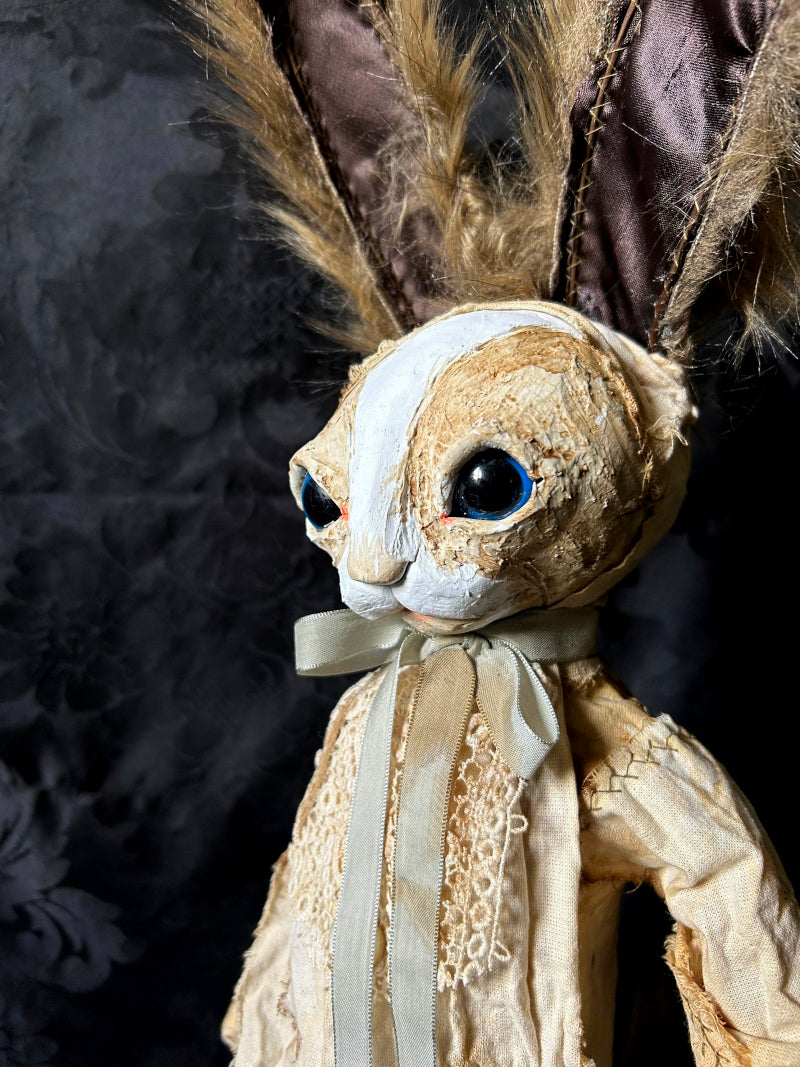 JENSHI Rabbit Sculpture – Hip Hip Decay