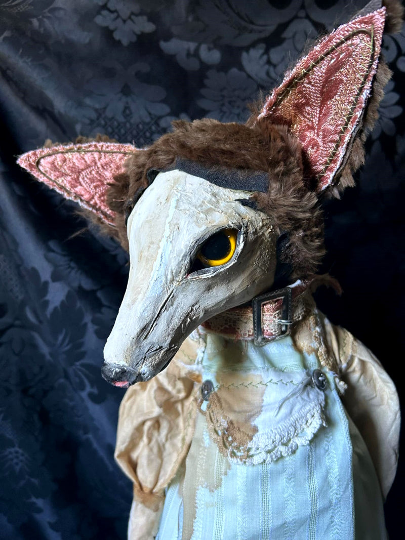 SATINKA Winking Fox Sculpture – Hip Hip Decay