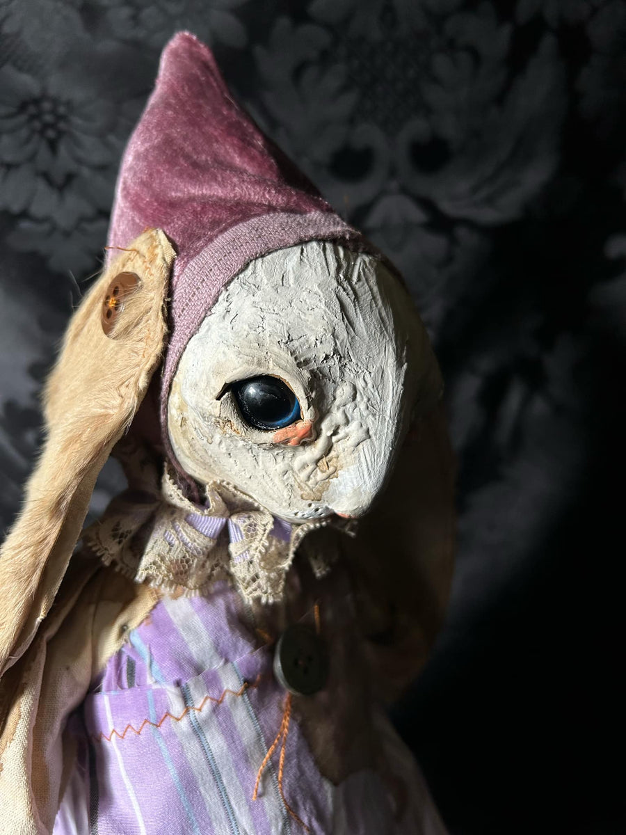 WELVA Lop Eared Rabbit Sculpture – Hip Hip Decay