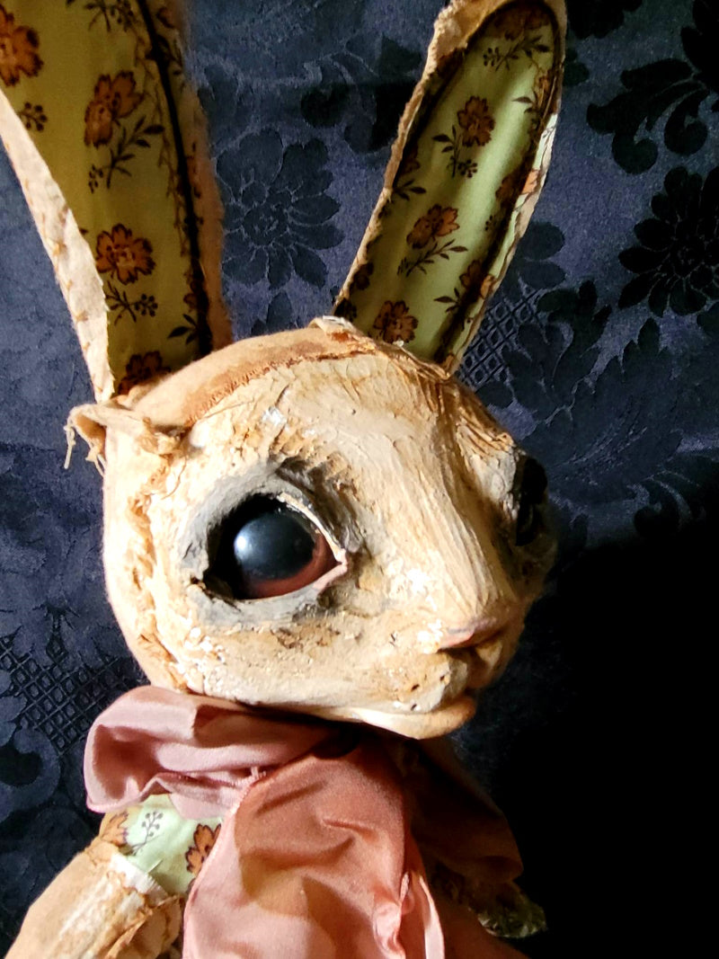 SALTNEY Rabbit Sculpture – Hip Hip Decay